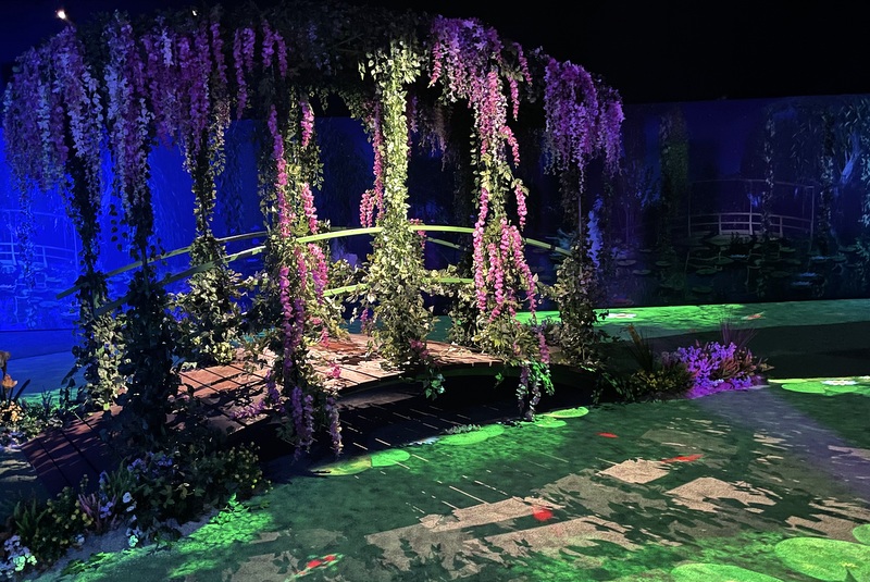 A Visit to Monet: The Immersive Experience - LA Explorer Monet: The ...